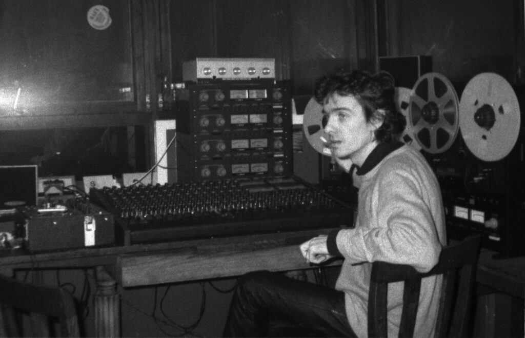 Thomas Leer and Robert Rental: Bedroom Bedlam – Electronic Sound